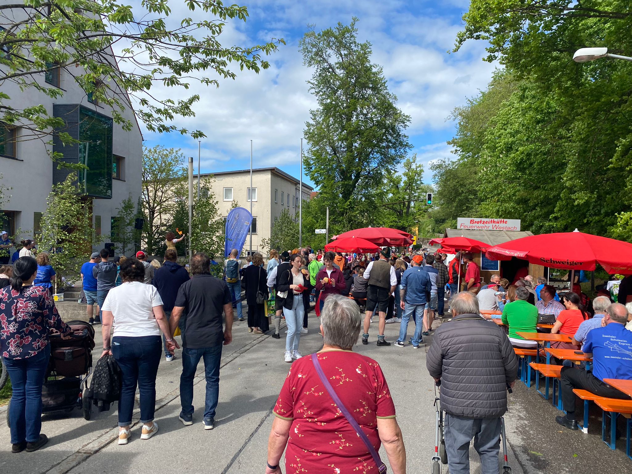 Rathaus-Kreuzmarkt-Isen-2024 – IsenInfos.de